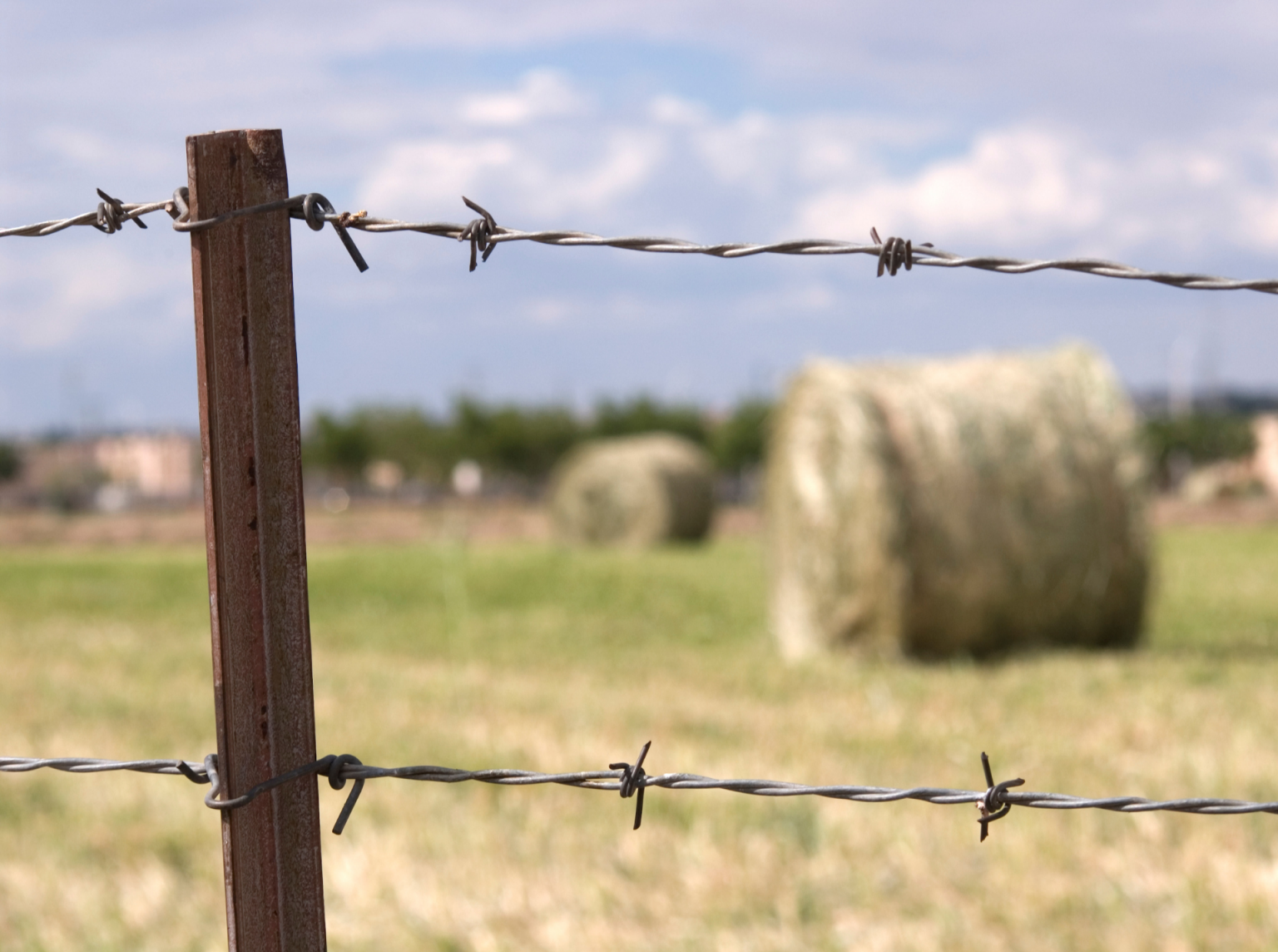 The Different Uses of Baling Wire - Wickwire Warehouse